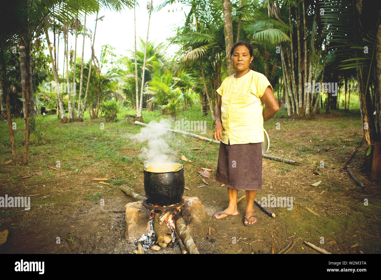 Cooking with firewoods hi-res stock photography and images - Alamy