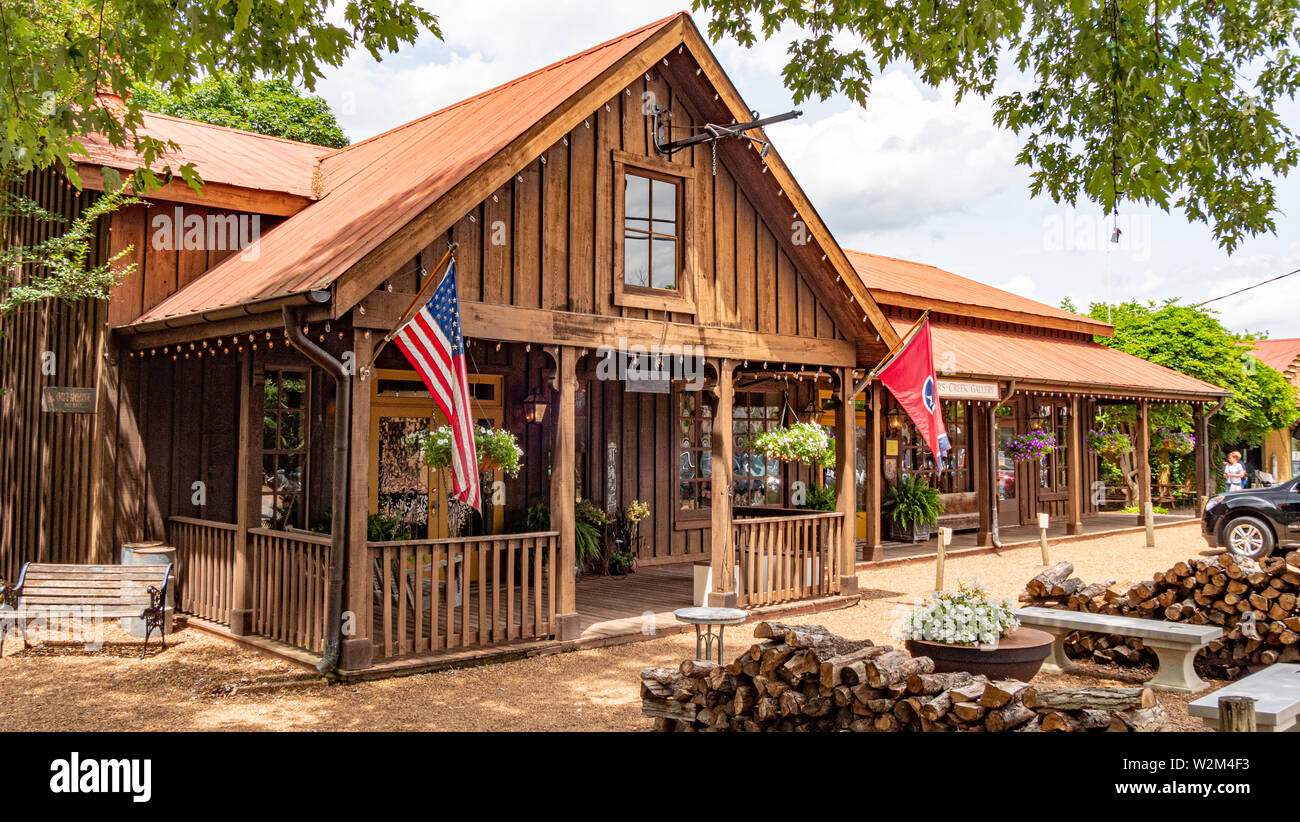Beautiful wooden house leipers fork hi-res stock photography and images ...