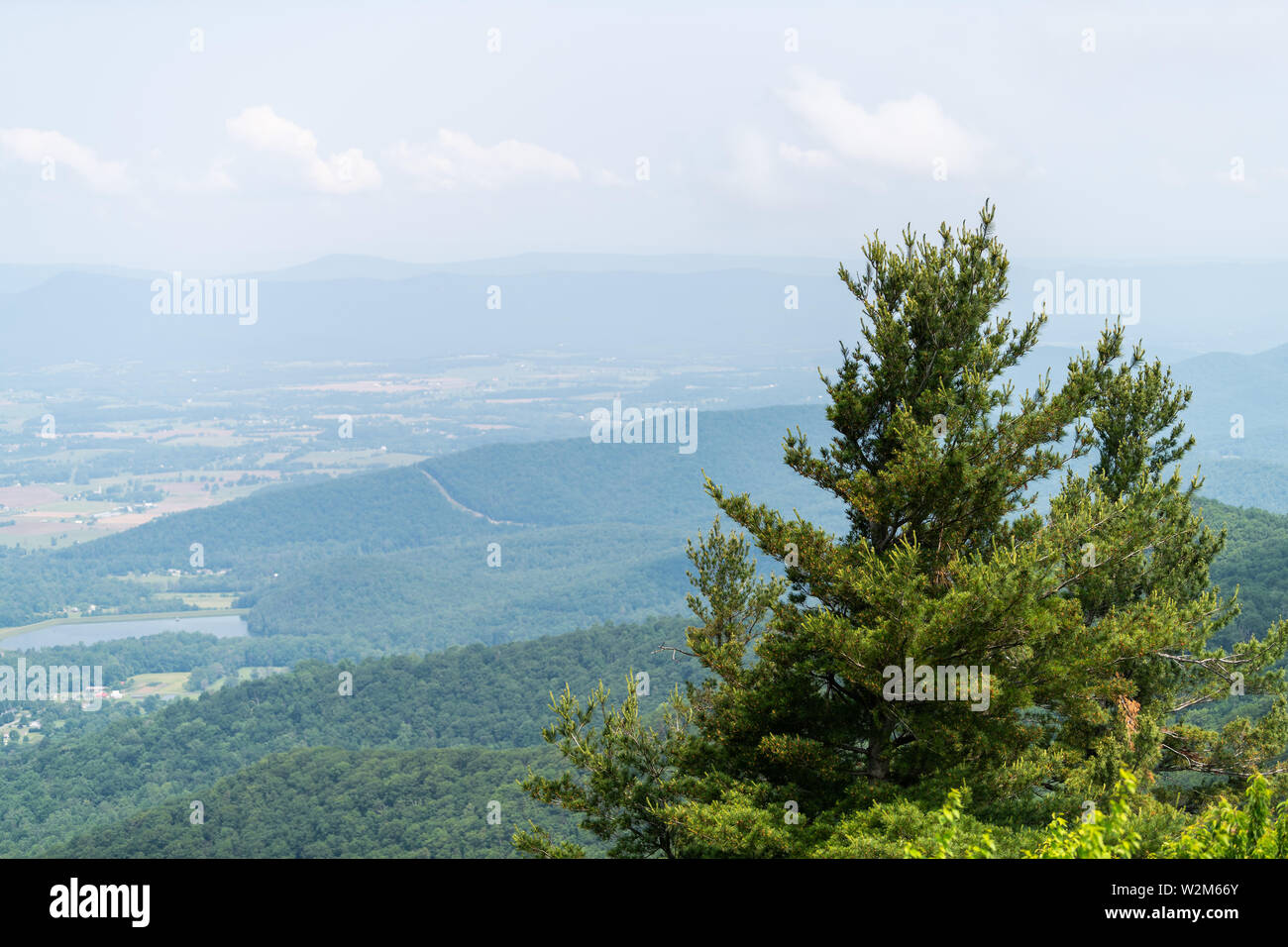 Aerial view skyline drive virginia hi-res stock photography and images ...