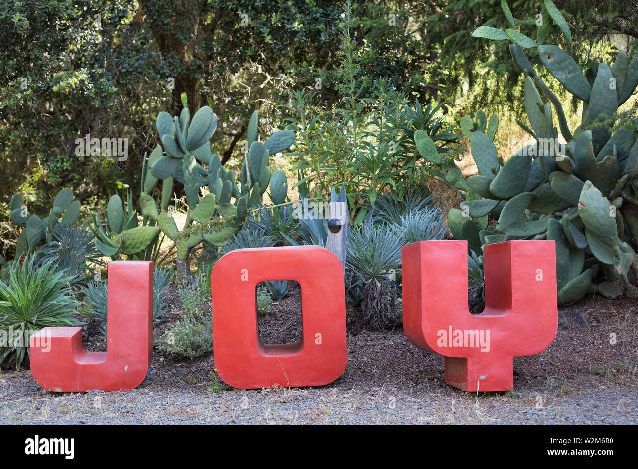 Letters sculpture hi-res stock photography and images - Alamy