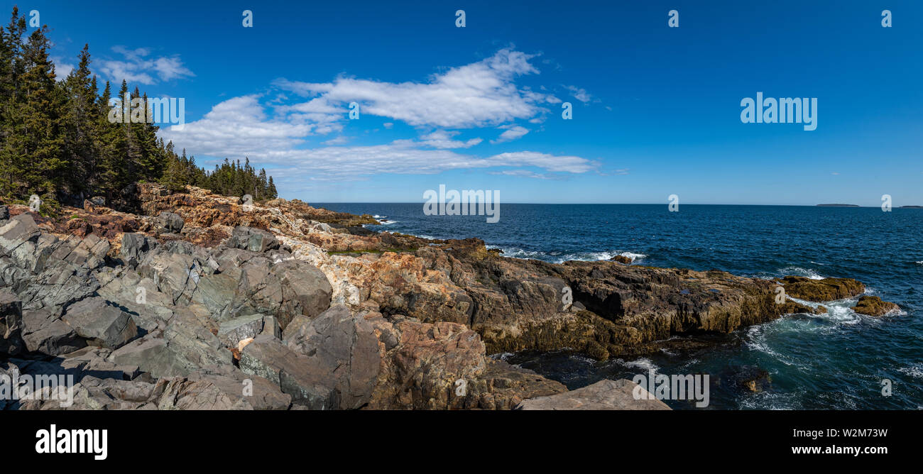 Banner Coastline of Acadia National Park Stock Photo - Alamy