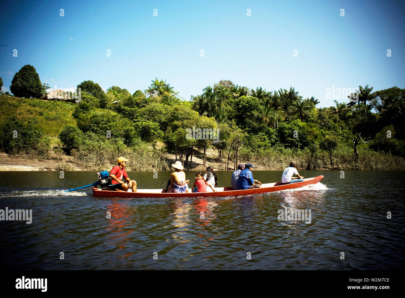Canoe amazonia hi-res stock photography and images - Alamy