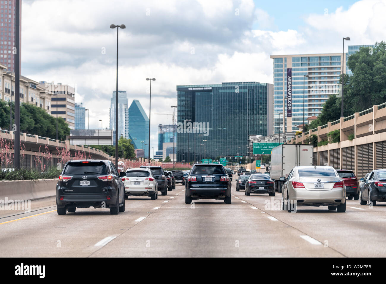 Highway exits hi-res stock photography and images - Alamy