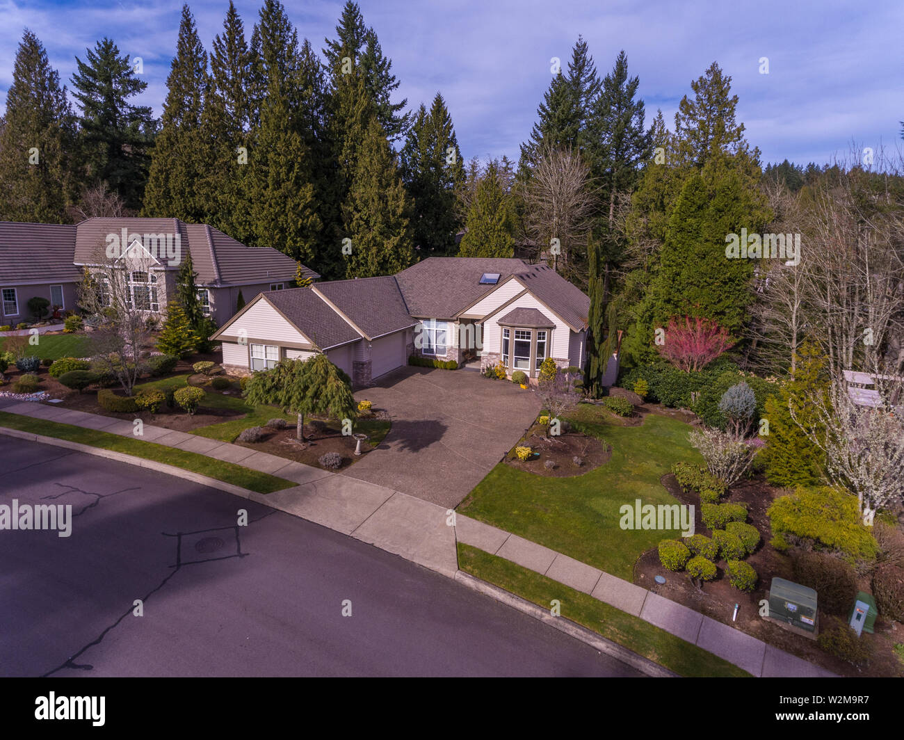 Beautiful suburban house Stock Photo - Alamy