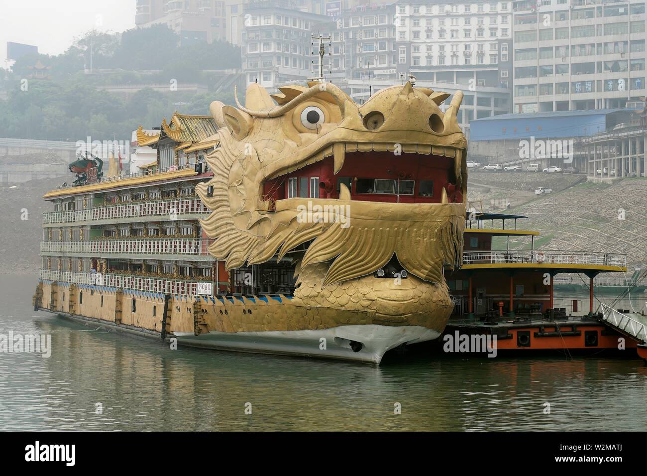 Chinese cruise hi-res stock photography and images - Alamy