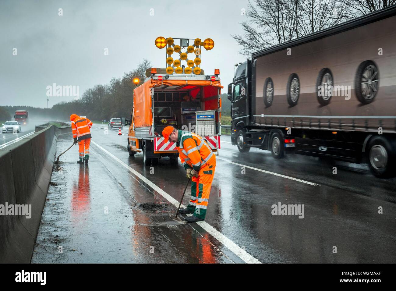 Gully cleaning hi-res stock photography and images - Alamy