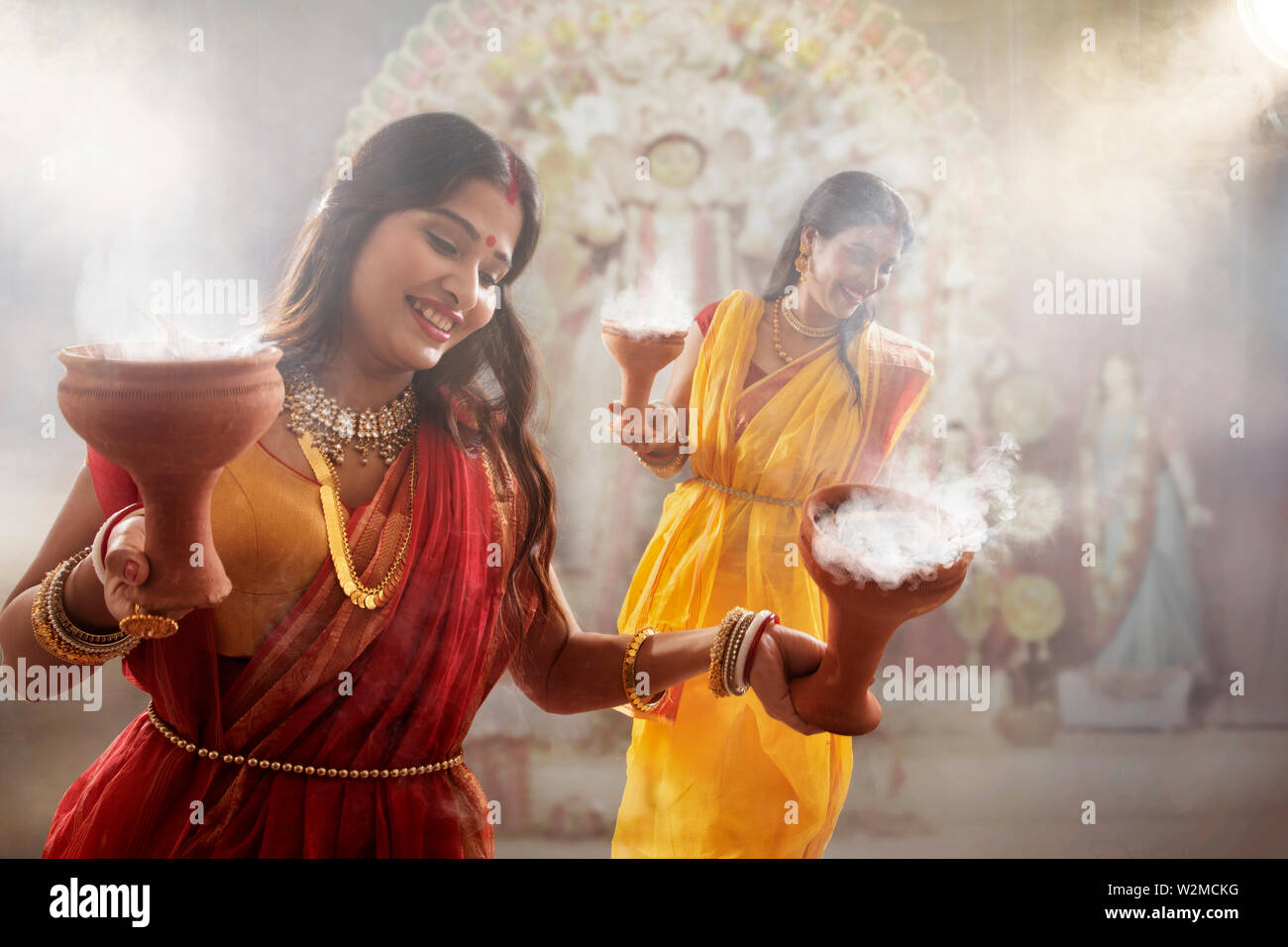Durga puja dance hi-res stock photography and images - Alamy