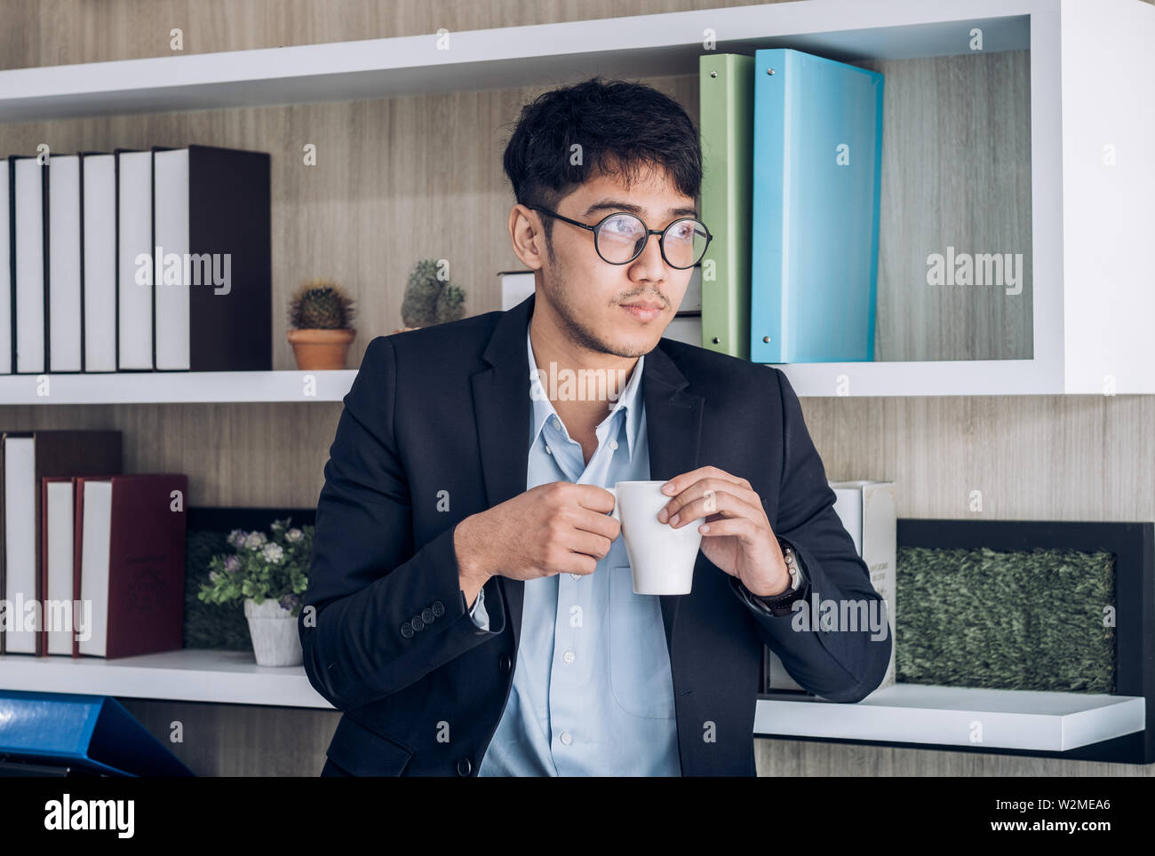 Office people serious emotion hi-res stock photography and images - Alamy