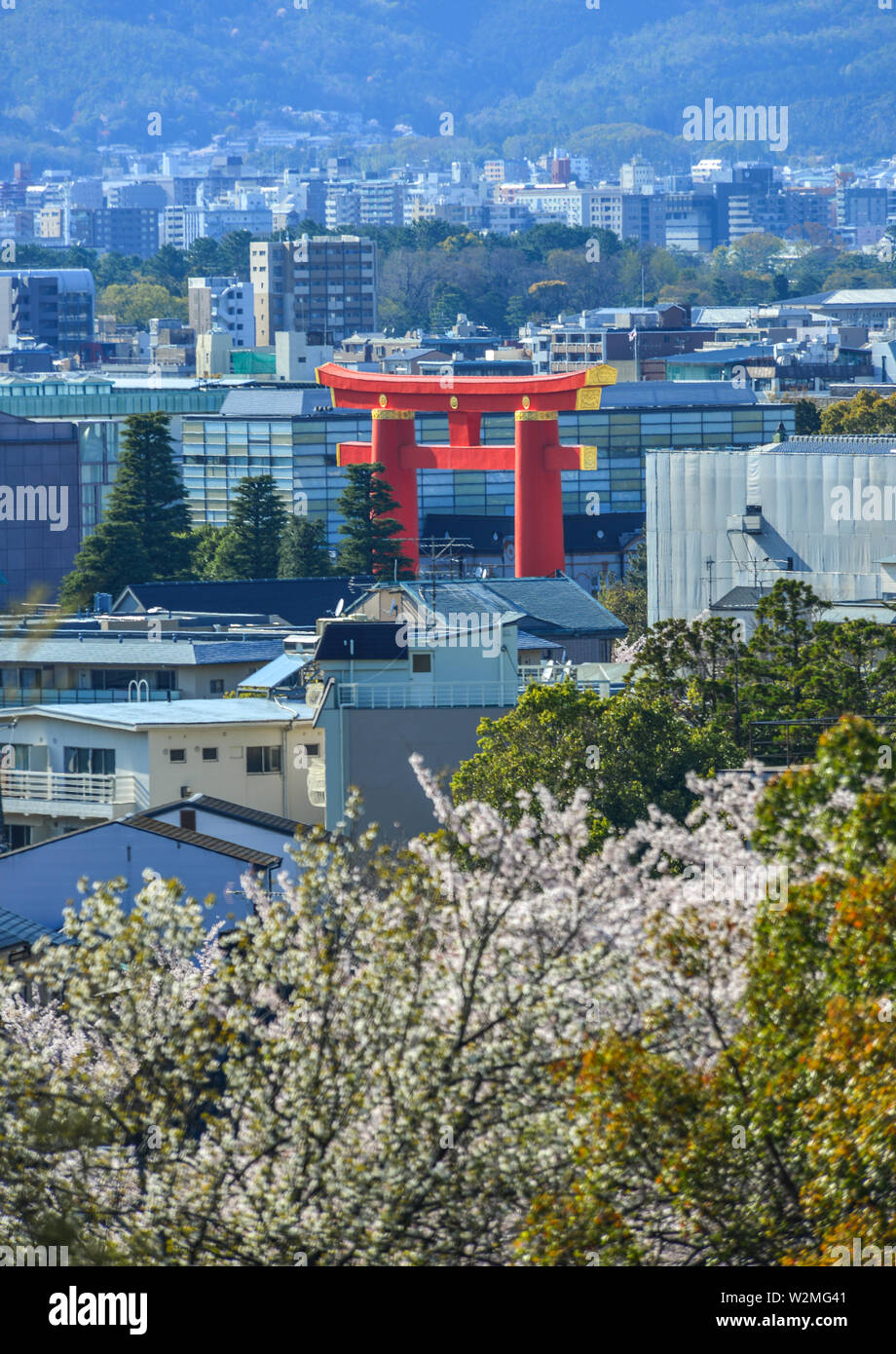 Historic urban street scene in kyoto hi-res stock photography and ...