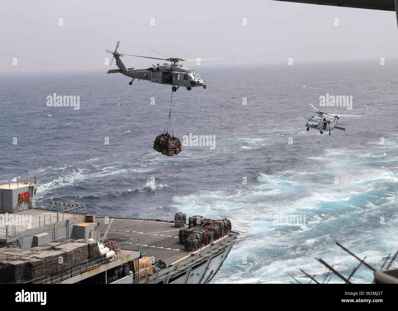 Helicopter combat support squad hi-res stock photography and images - Alamy