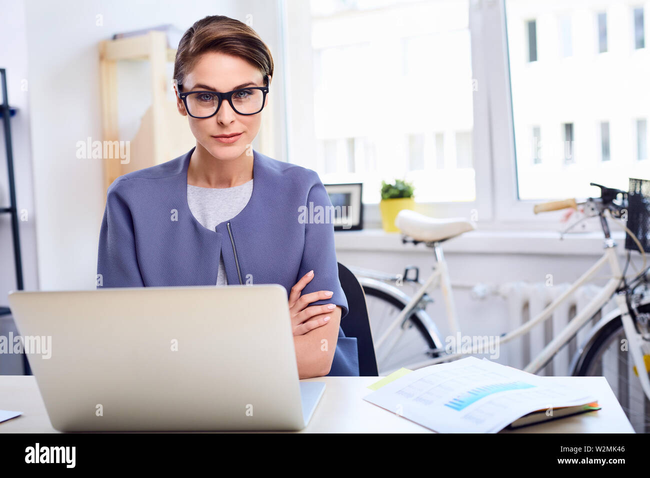 Accountancy hi-res stock photography and images - Alamy