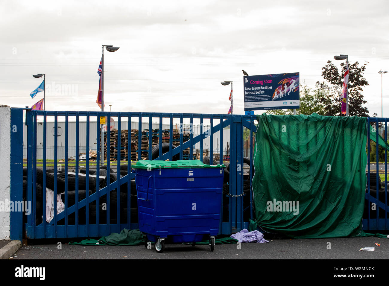 11th night bonfire avoniel leisure centre hi-res stock photography and ...