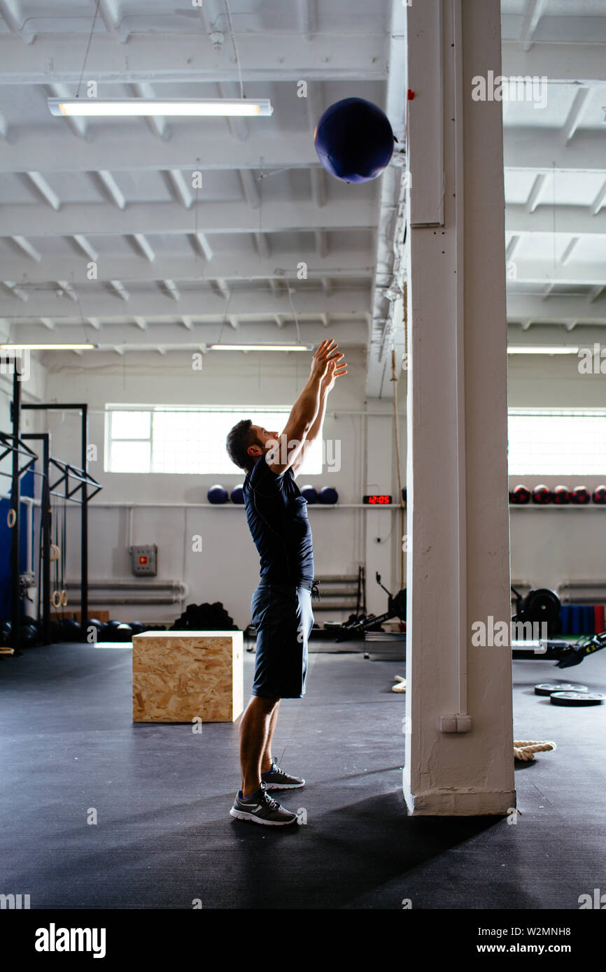 Slam into wall hi-res stock photography and images - Alamy