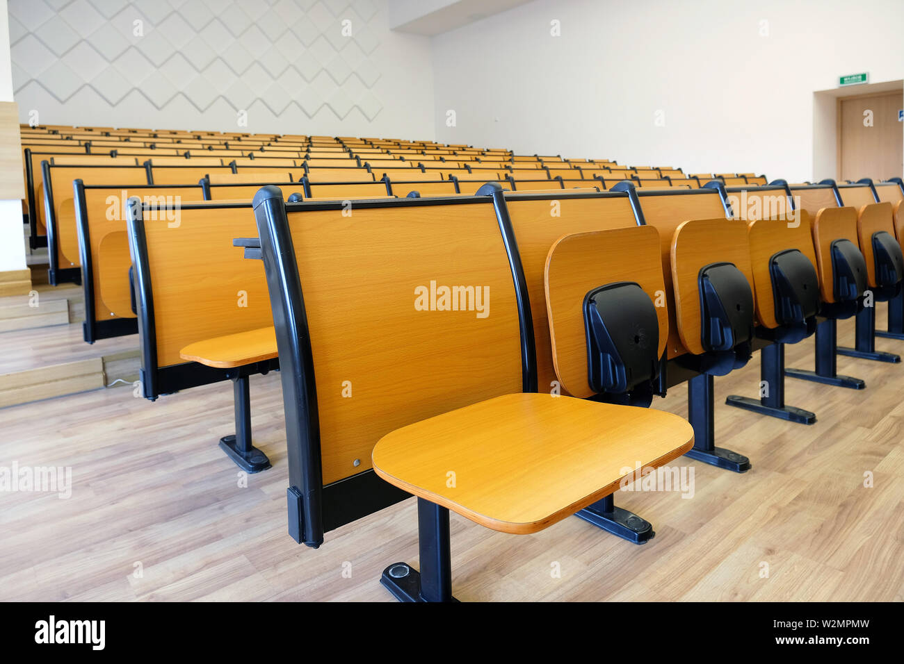 Empty lecture hall business school hi-res stock photography and images - Alamy