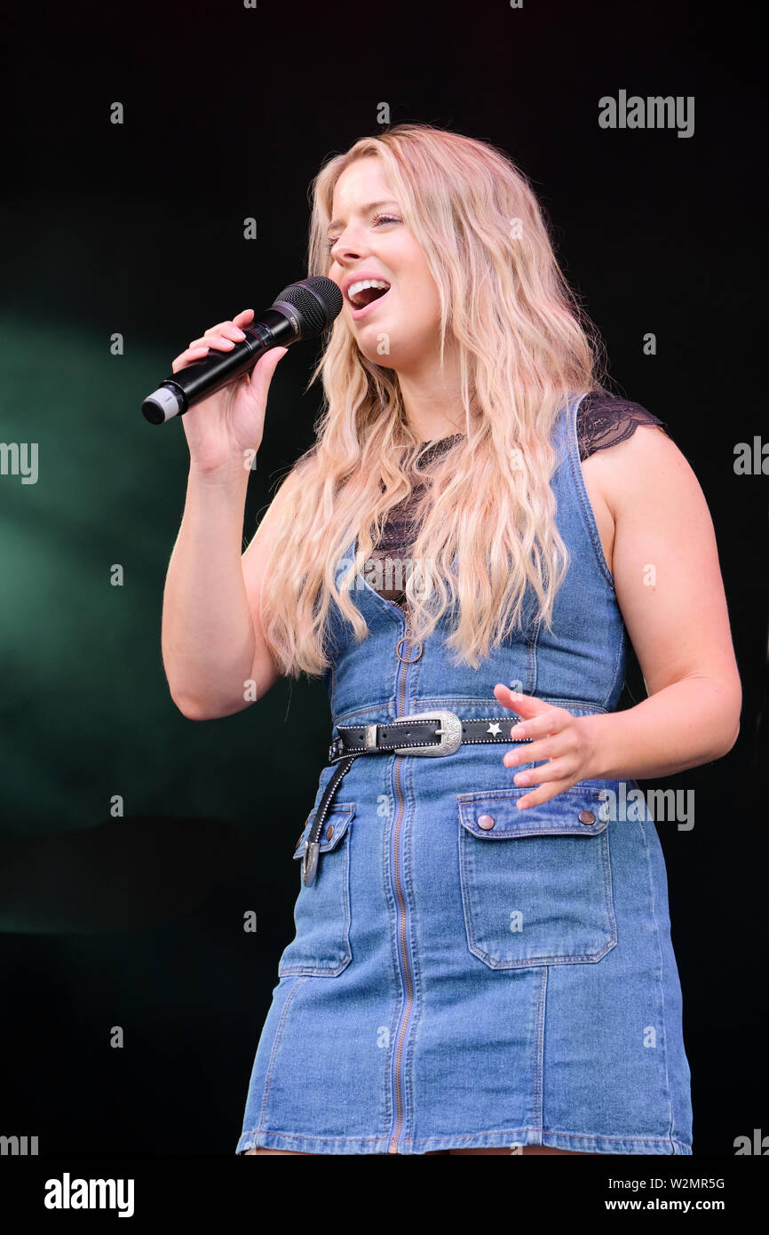 Crissie rhodes hi-res stock photography and images - Alamy