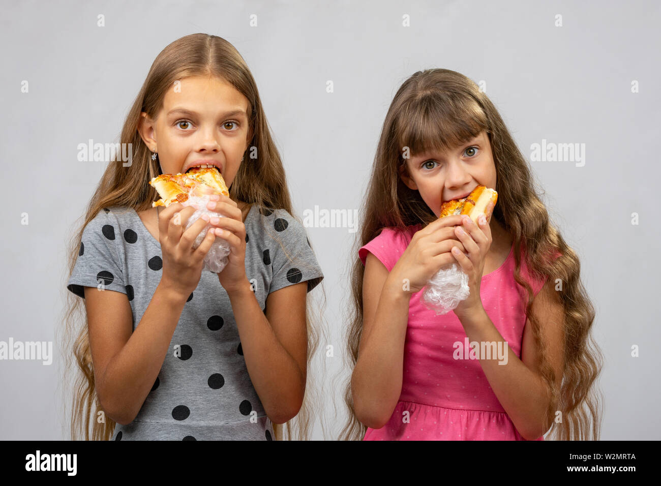 Hungry girls hi-res stock photography and images - Alamy