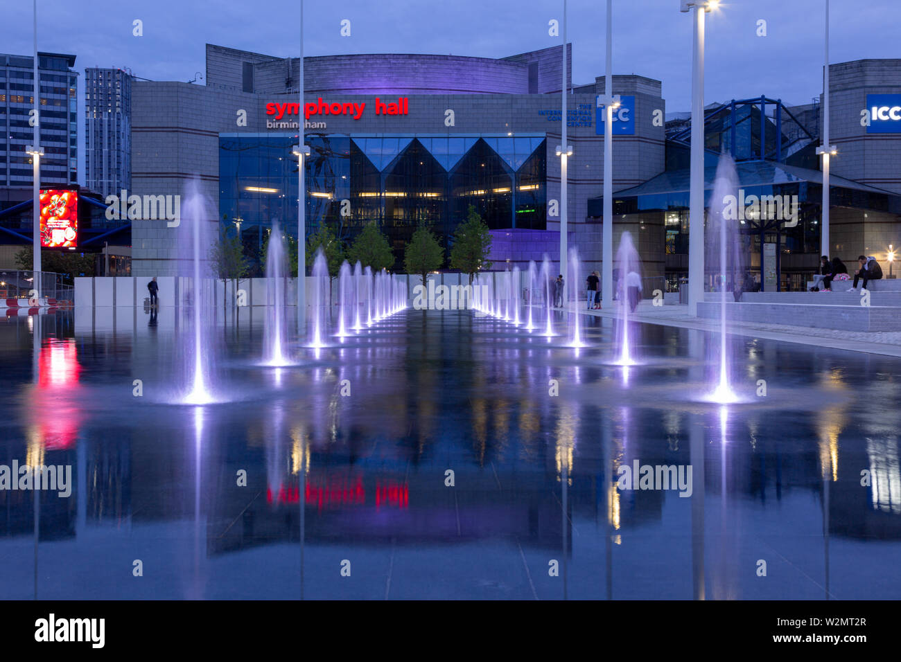 The Symphony Hall, Birmingham with fountains in Centenary Square ...