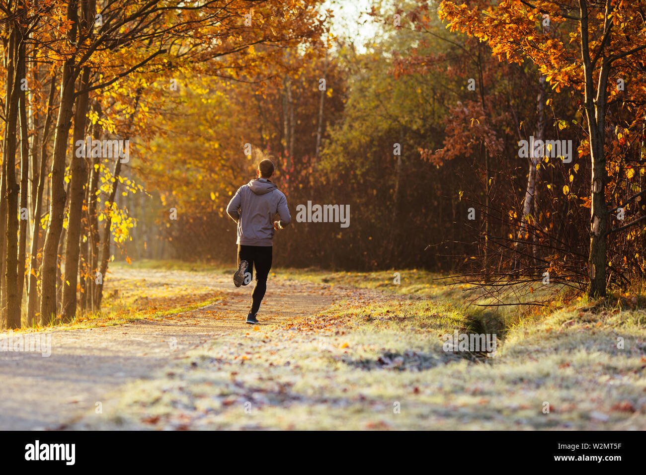 Running outdoors weather hi-res stock photography and images - Alamy