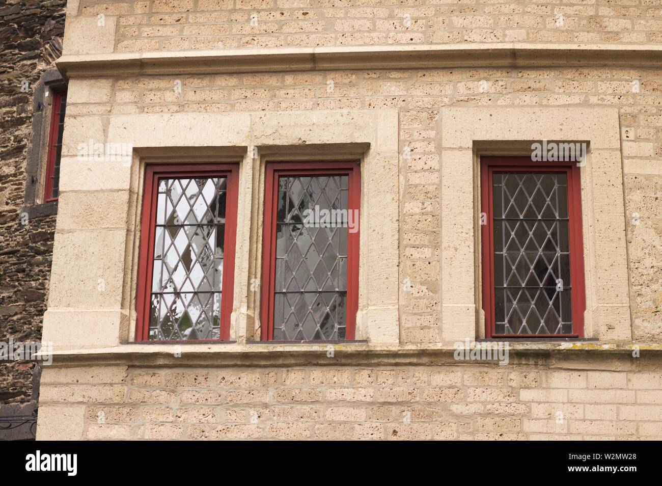 Medieval three light window hi-res stock photography and images - Alamy