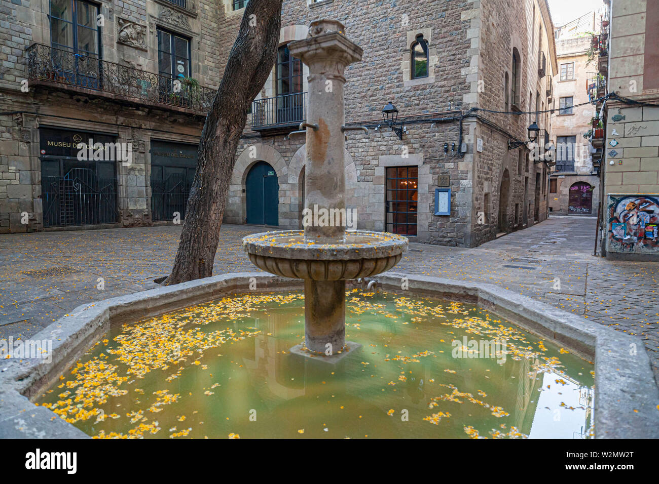 Barcelona, Sant Felip Neri, small square in Gothic quarter Stock Photo ...