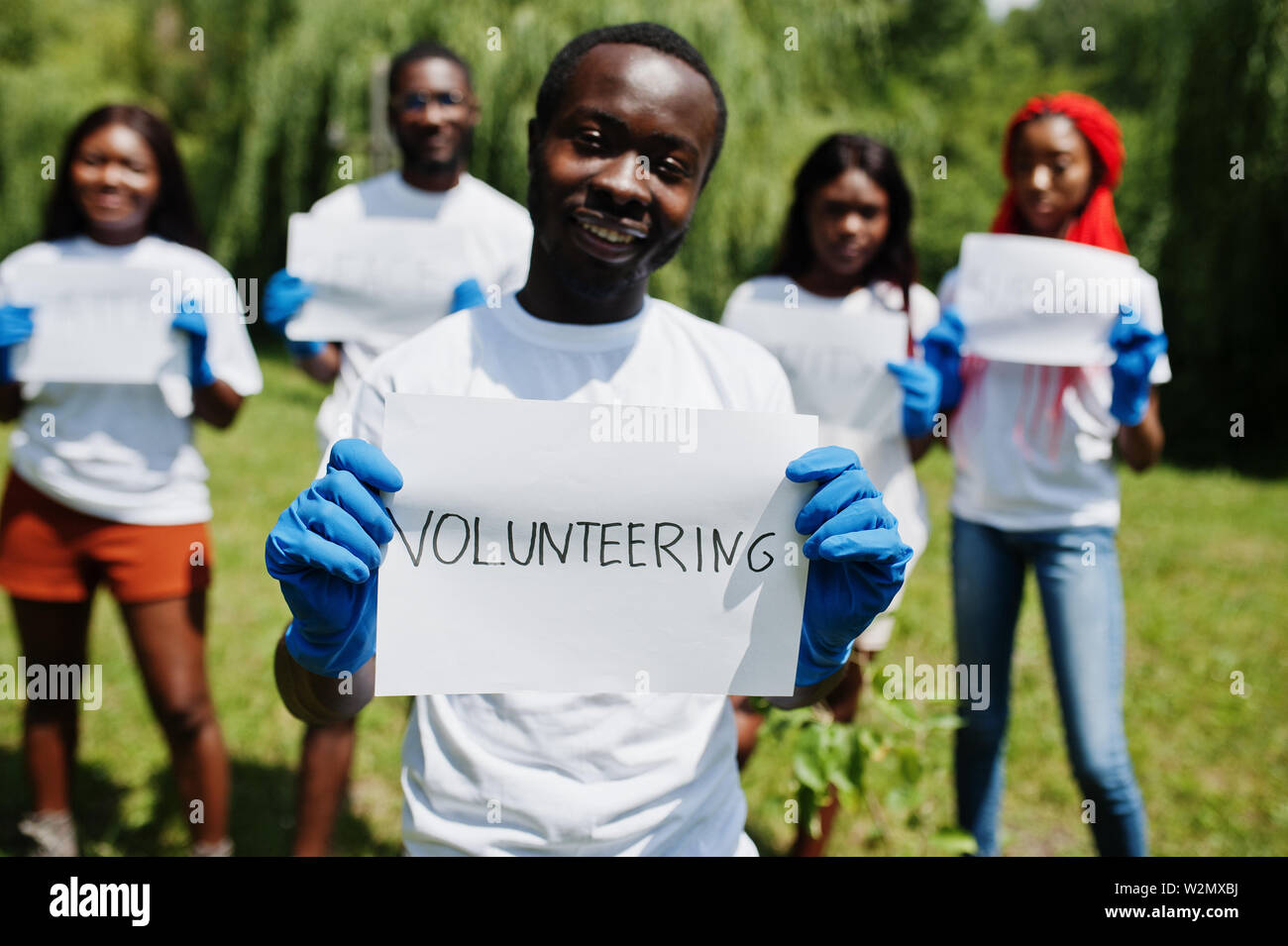 Volunteering sign hi-res stock photography and images - Alamy