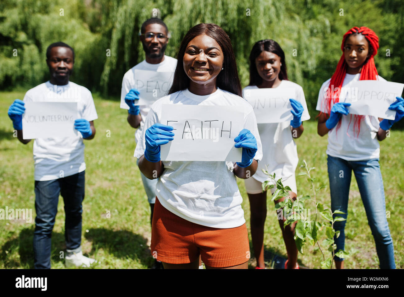 People Volunteering In Africa