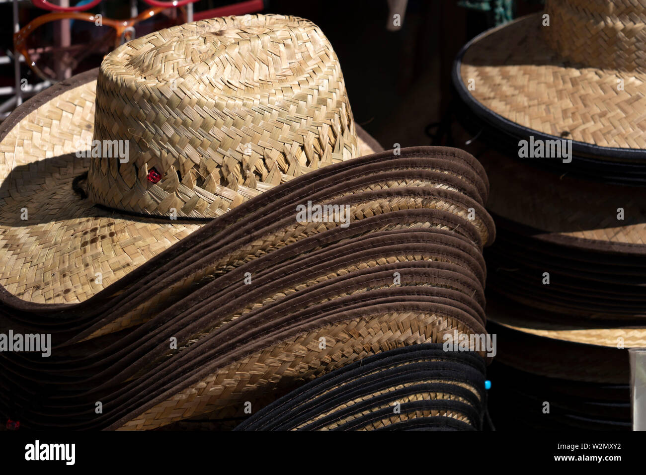 Mexican hats for sale hi-res stock photography and images - Alamy