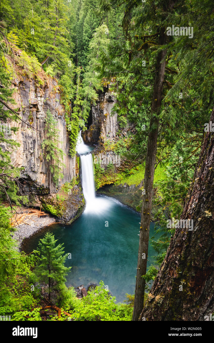 Toketee falls cascade hi-res stock photography and images - Alamy
