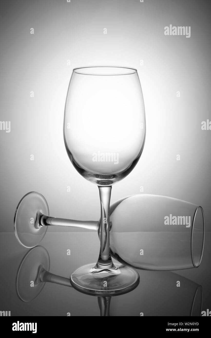 Empty drink glasses hi-res stock photography and images - Alamy