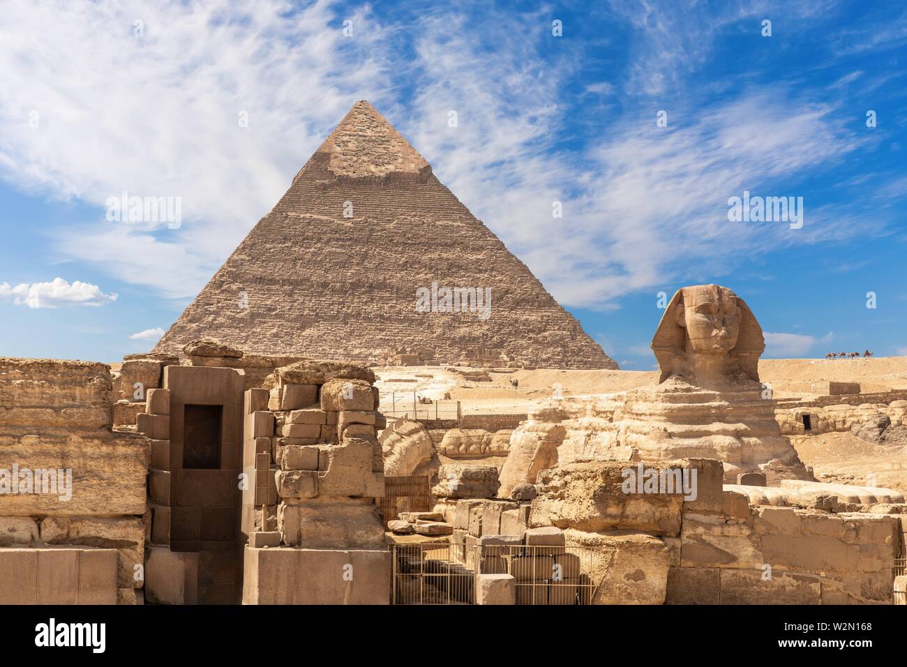 Ancient egyptian civilization ruins hi-res stock photography and images ...