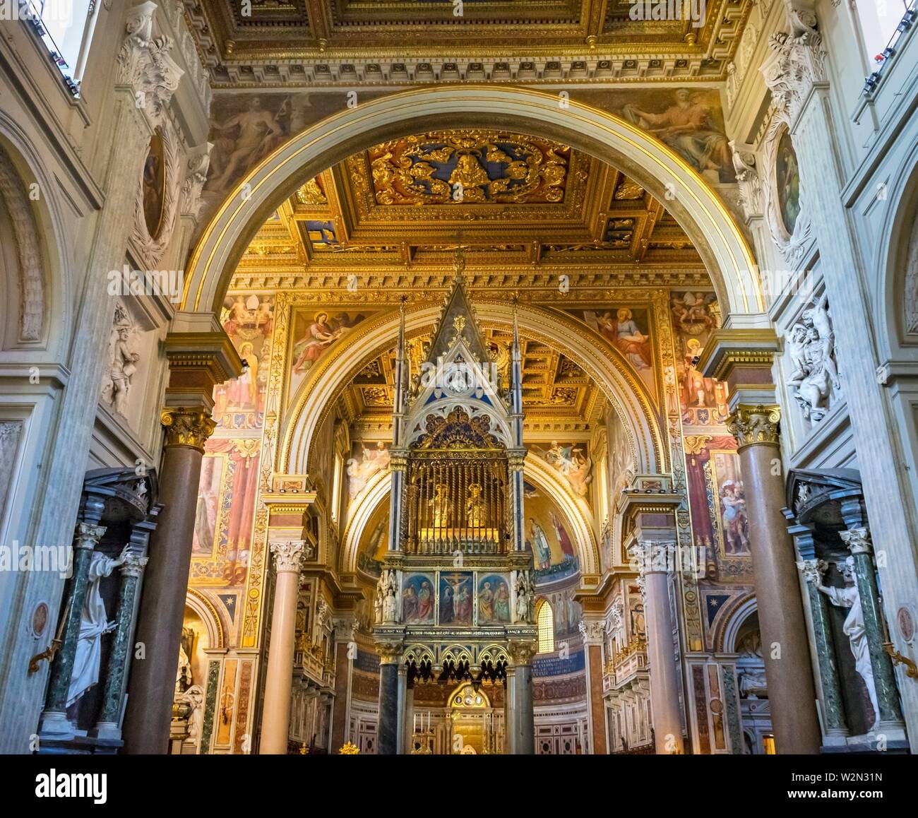 Ciborium Altar High Resolution Stock Photography and Images - Alamy