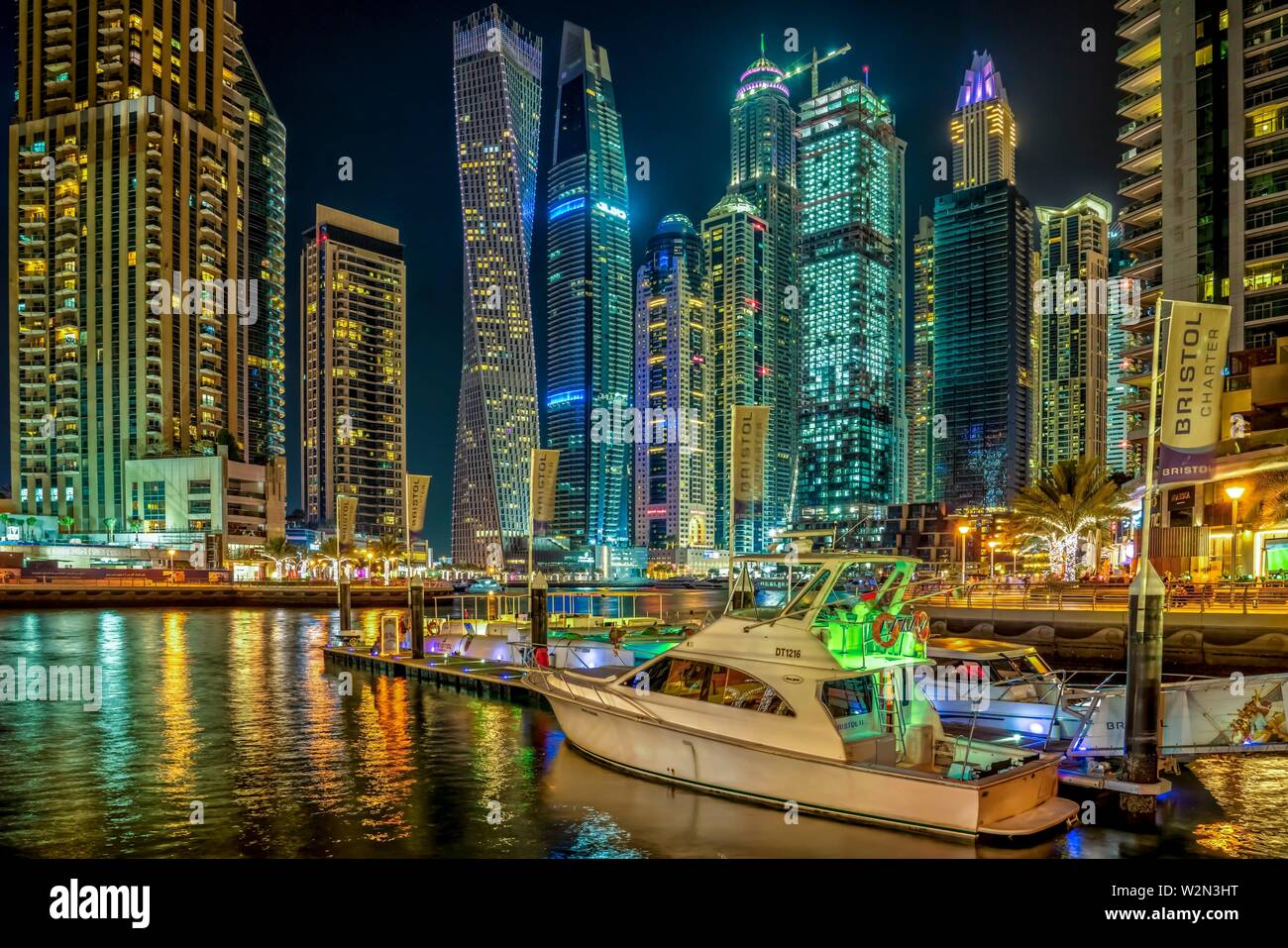 Uae night sky hi-res stock photography and images - Alamy