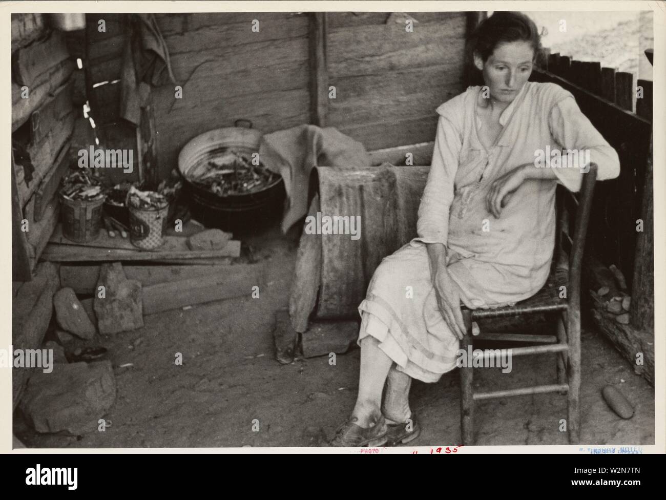 Destitute family hi-res stock photography and images - Alamy