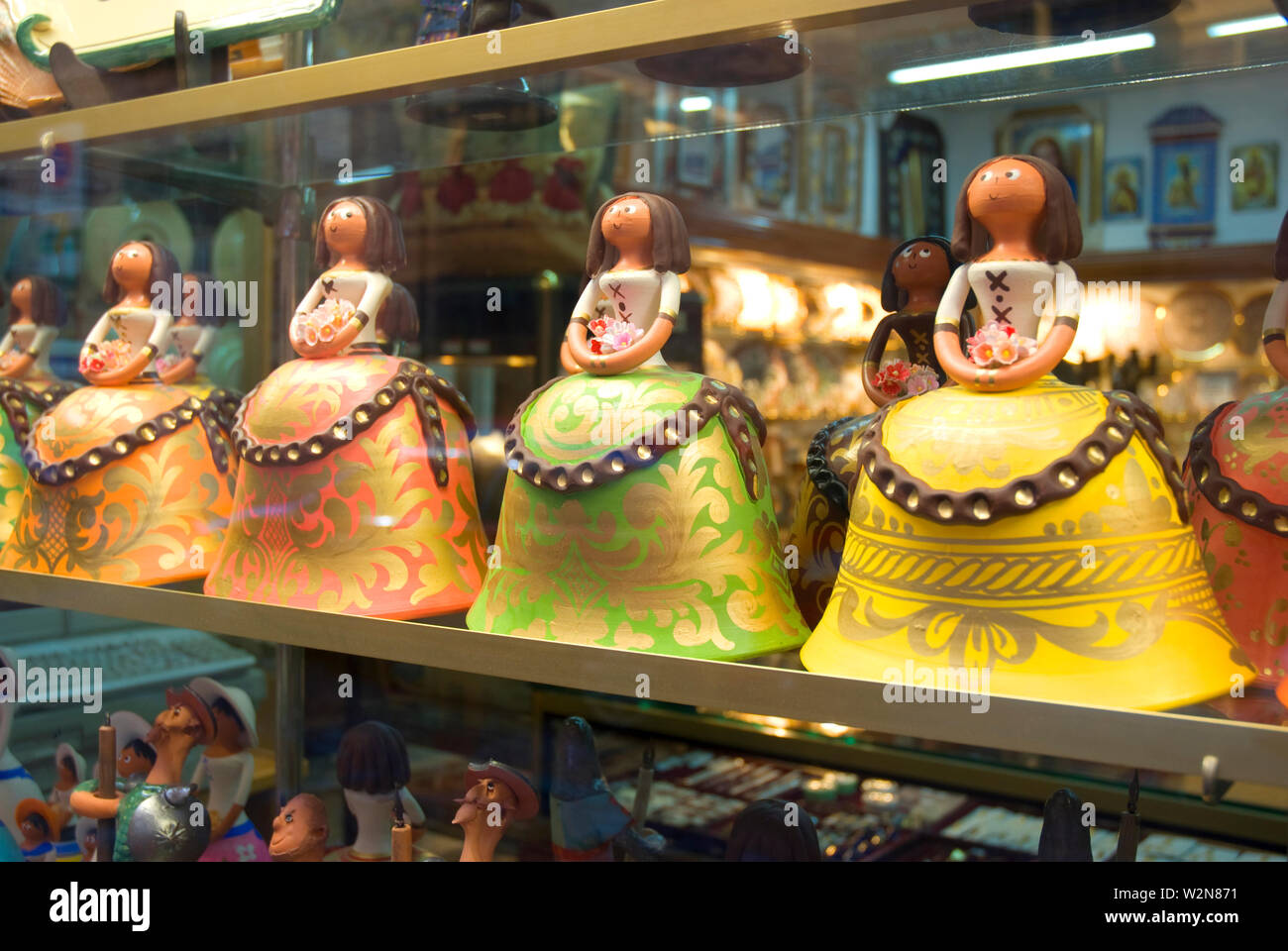 Ceramica figuras hi-res stock photography and images - Alamy