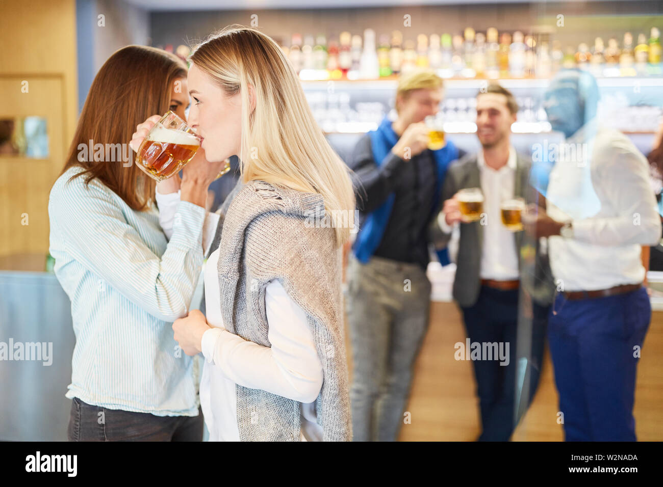 Fraternity party drinking hi-res stock photography and images - Alamy