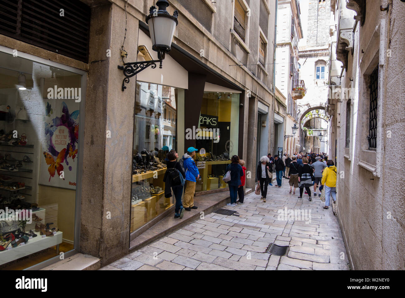 Lane split hi-res stock photography and images - Alamy