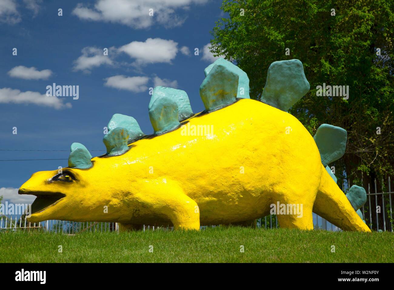 Dinosaur park model hi-res stock photography and images - Alamy