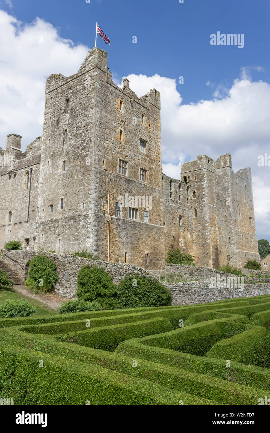 Quadrangular castle hi-res stock photography and images - Alamy