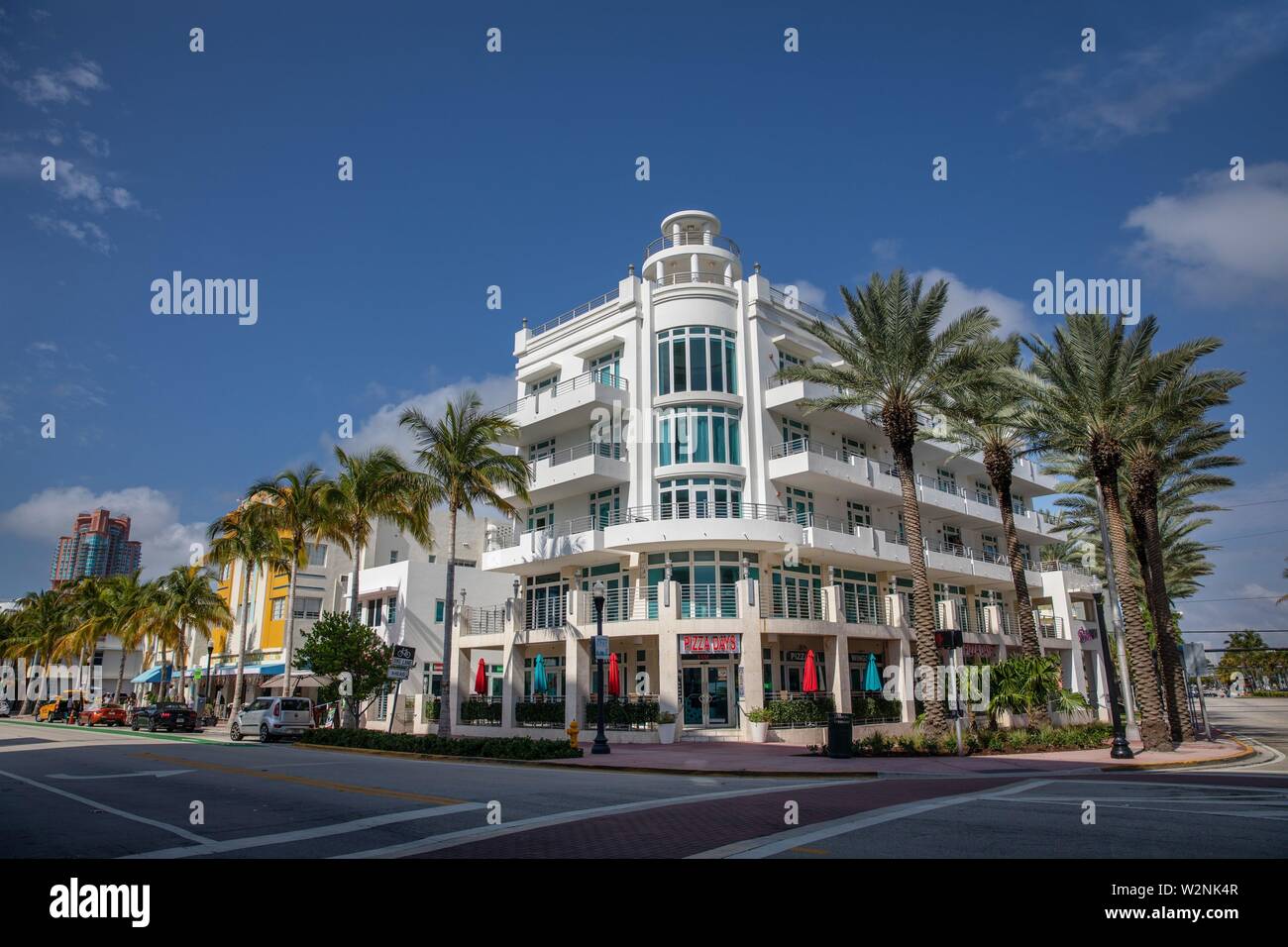 Palm tree drive hi-res stock photography and images - Alamy