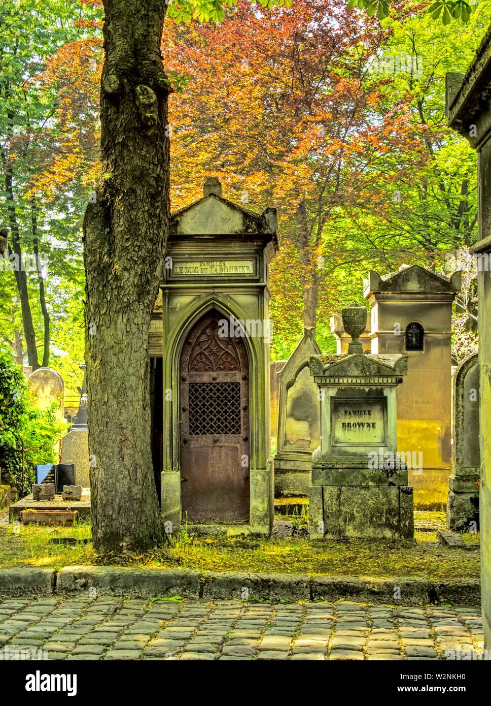 Pere Lachaise Cemetery, Paris, France High Resolution Stock Photography ...