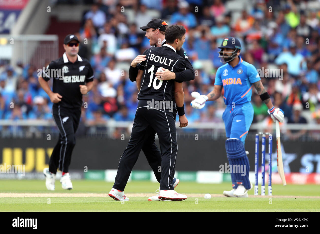 Trent boult virat kohli hi-res stock photography and images - Alamy