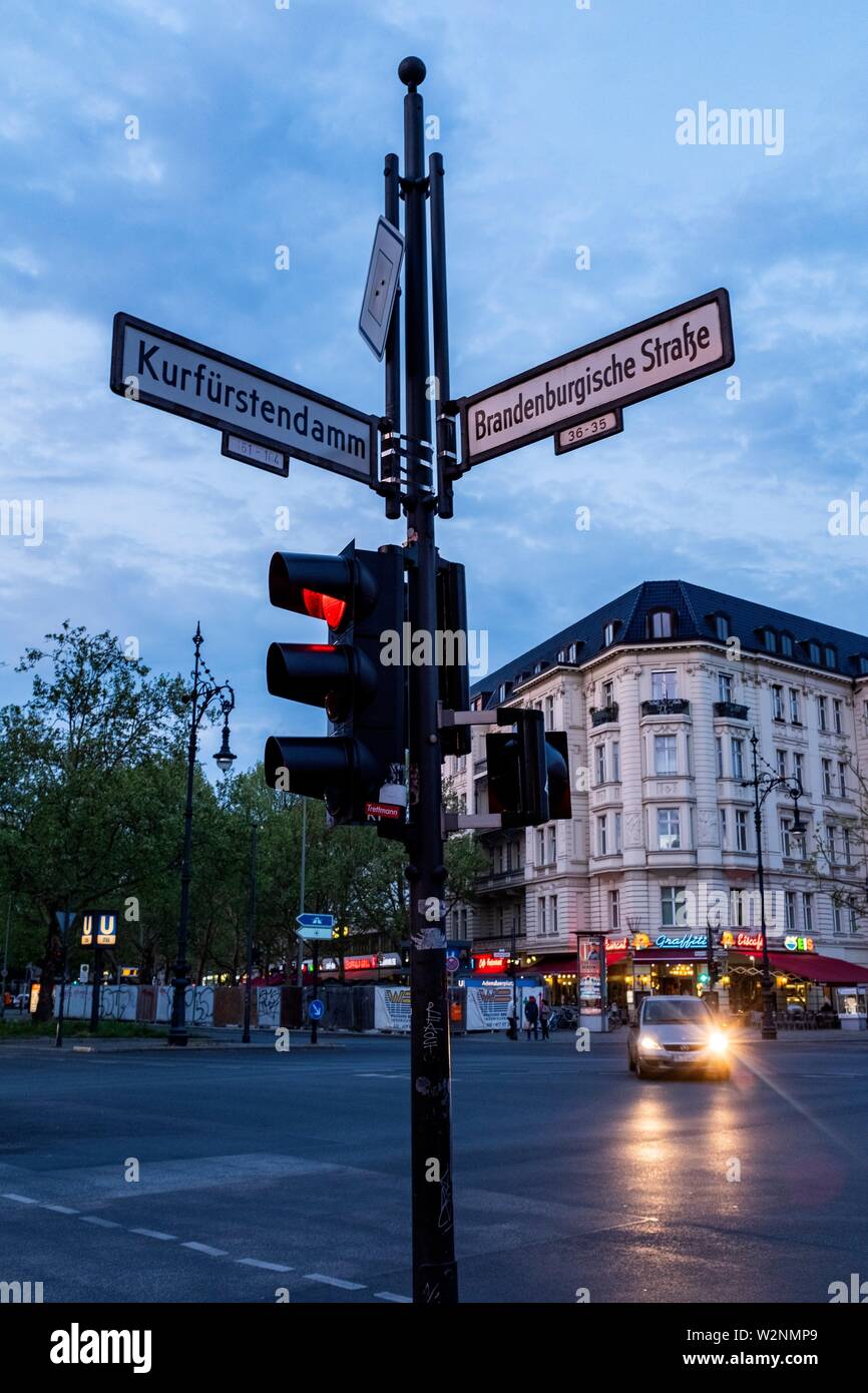 Streetname hi-res stock photography and images - Alamy