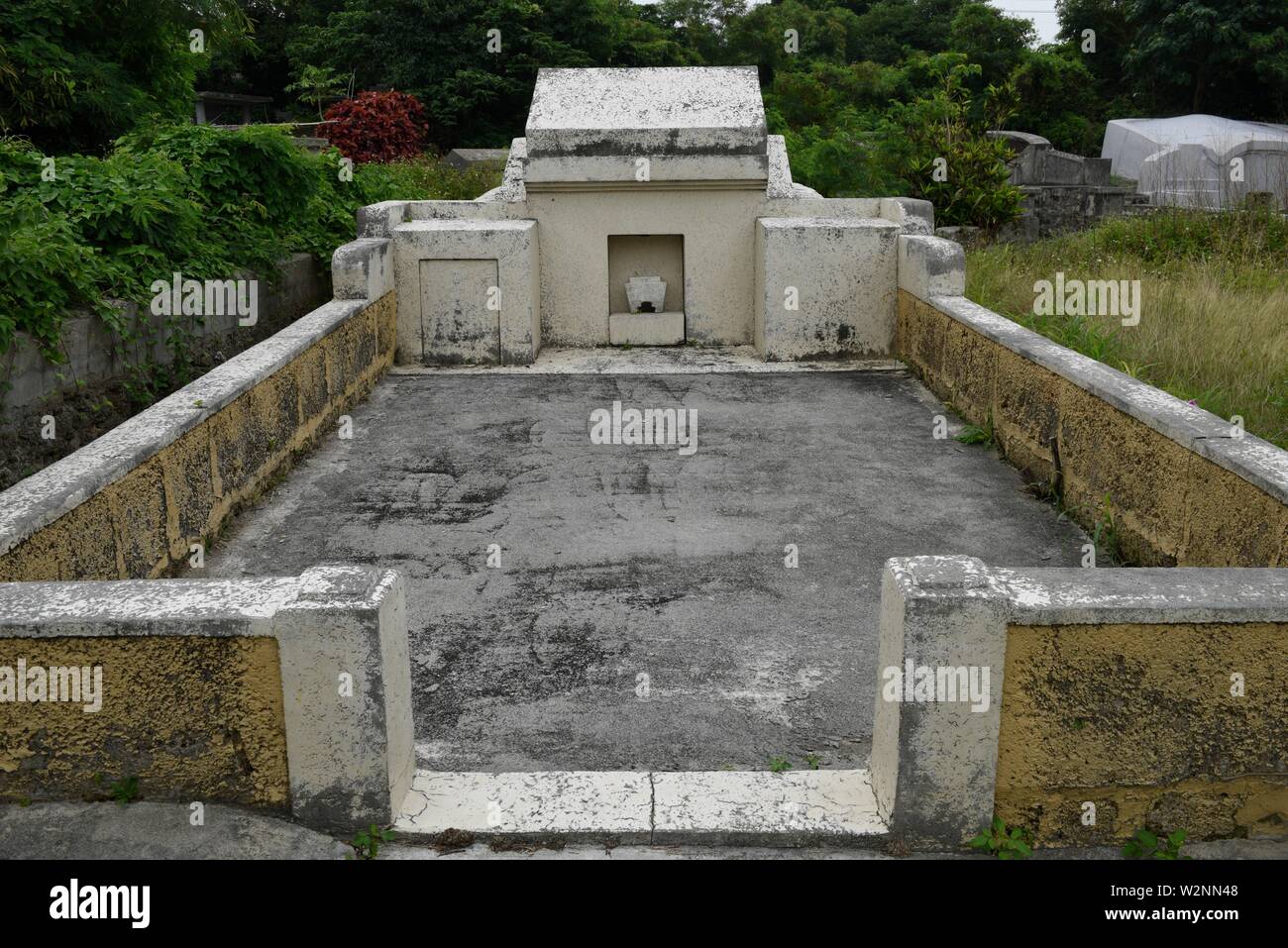 Turtleback tomb hi-res stock photography and images - Alamy