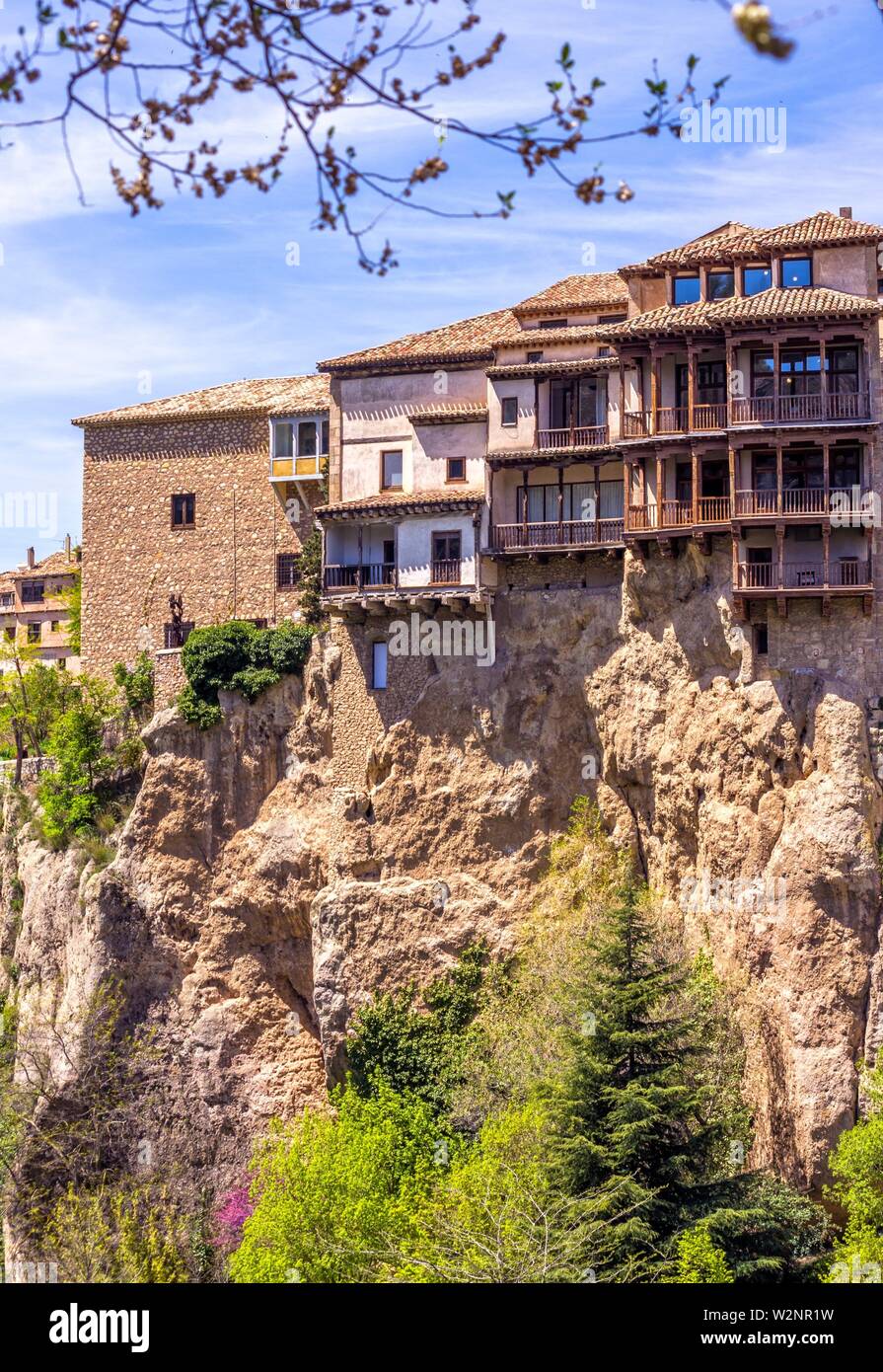 Casas colgadas hi-res stock photography and images - Alamy