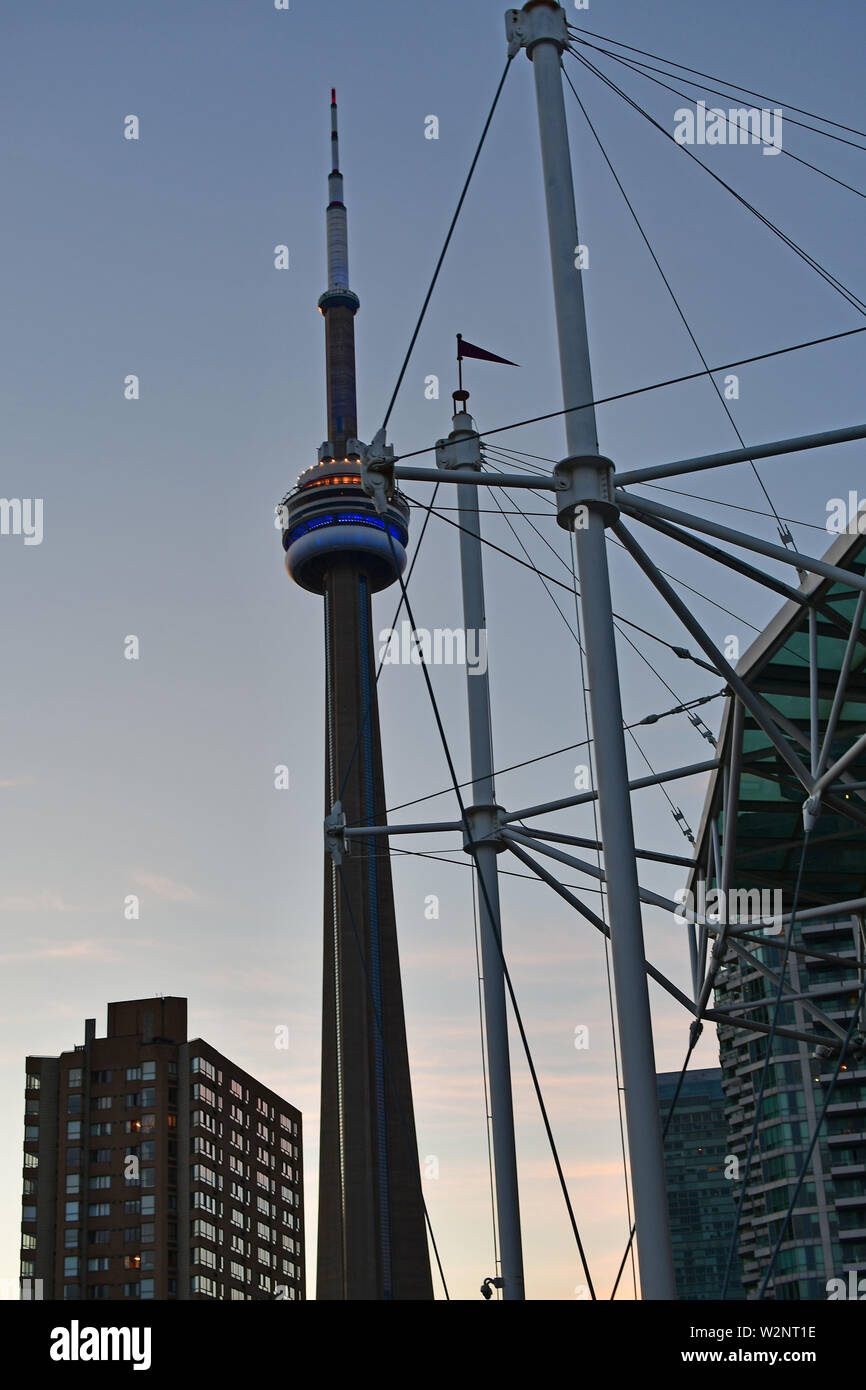 View of the CN Tower and Toronto skyline at twilight Stock Photo - Alamy