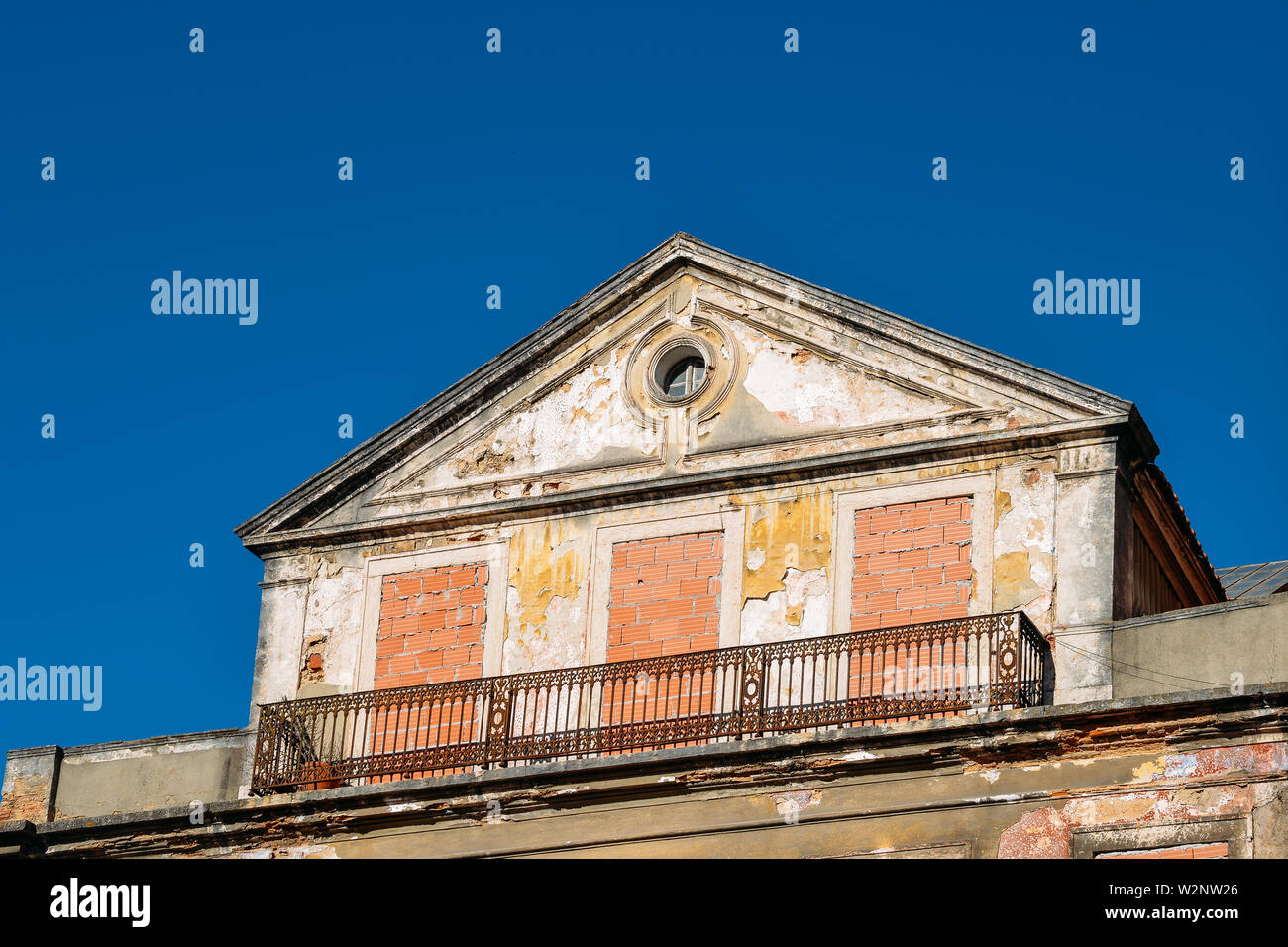 Poor brickwork hi-res stock photography and images - Alamy