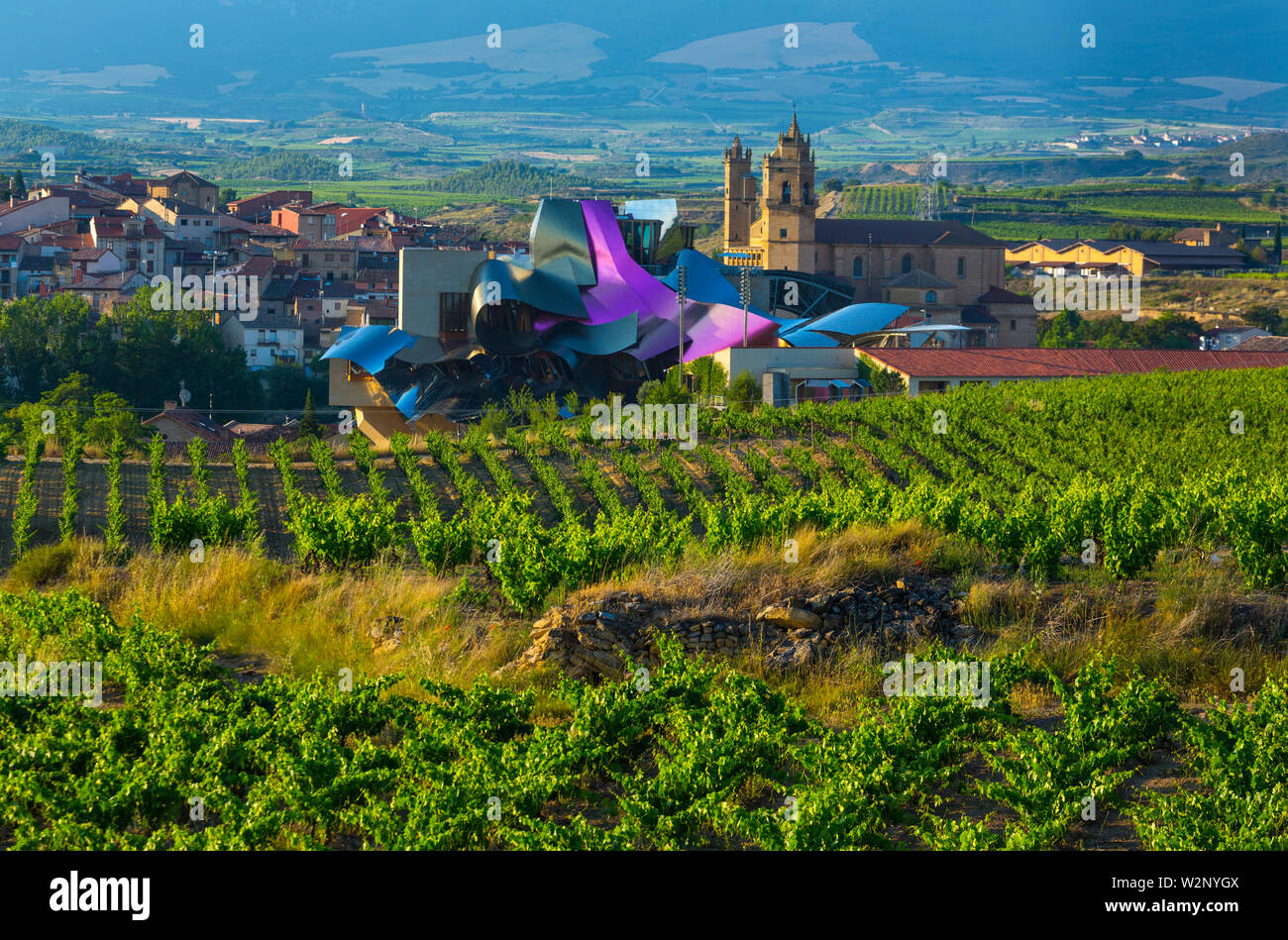 Arquitectura frank gehry hi-res stock photography and images - Alamy