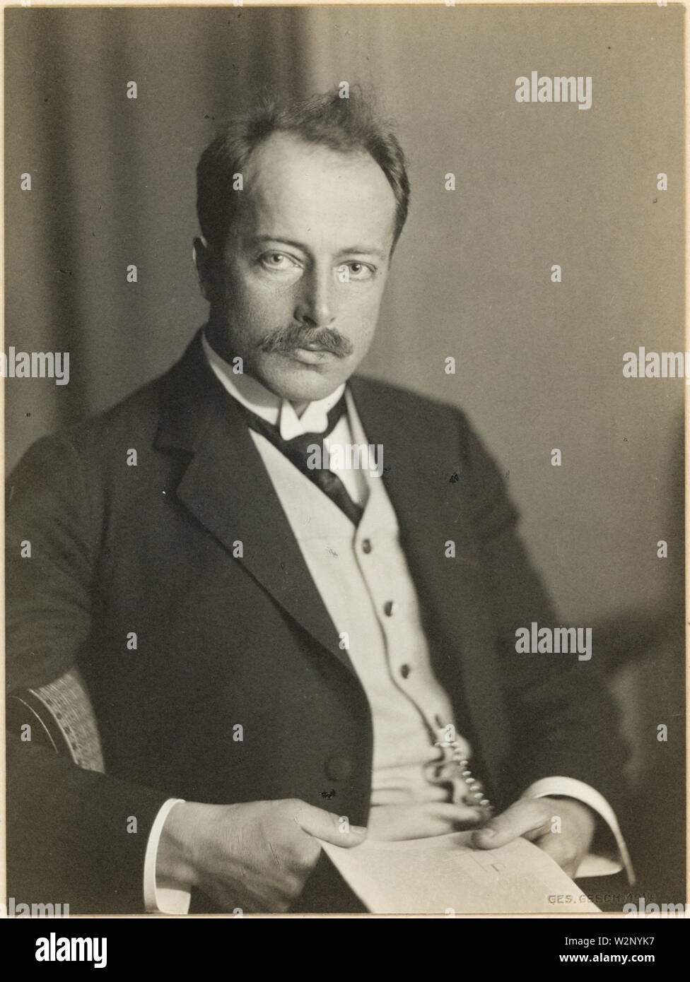 1879 1960 hi-res stock photography and images - Alamy