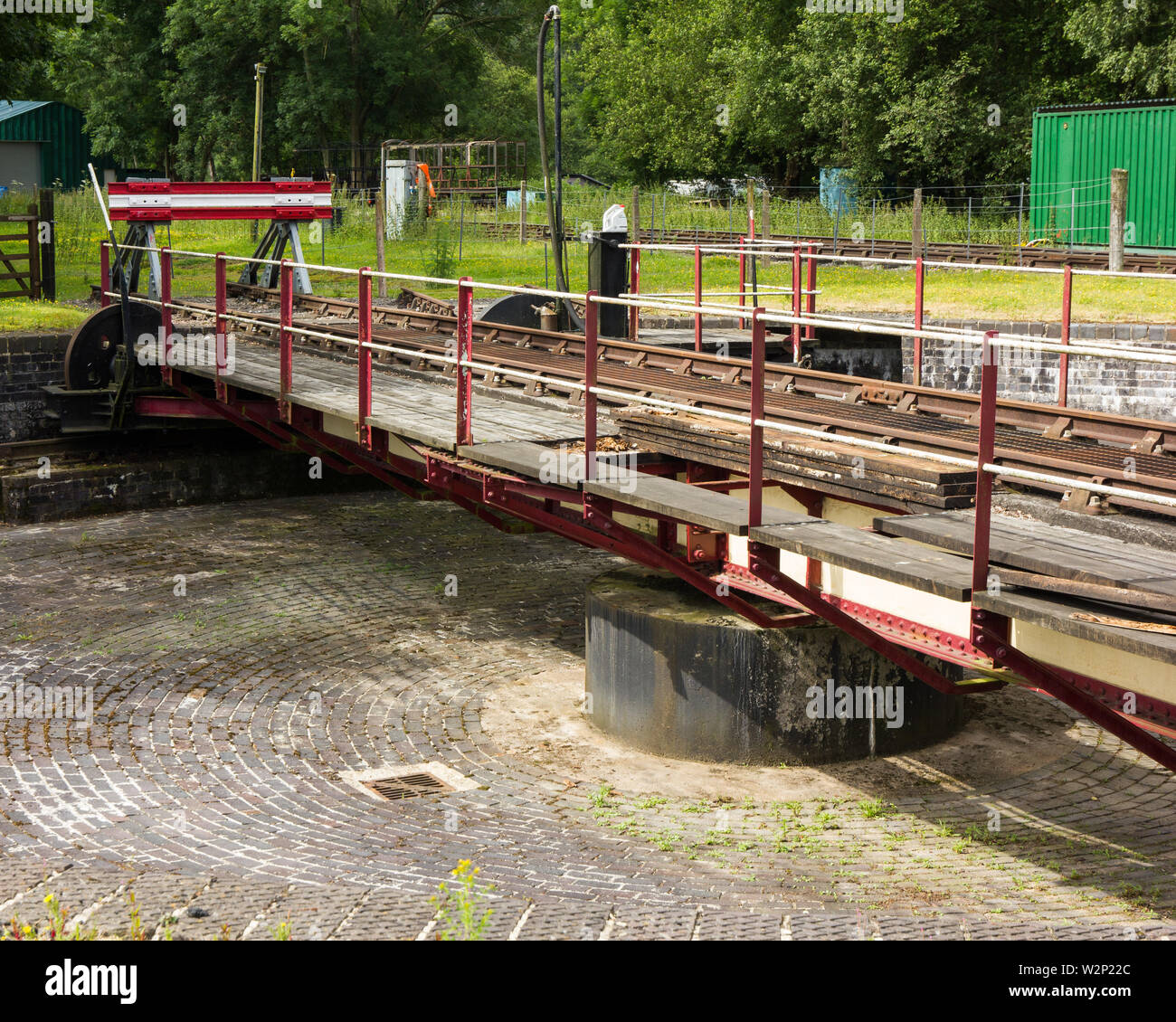 Train turn table hi-res stock photography and images - Alamy