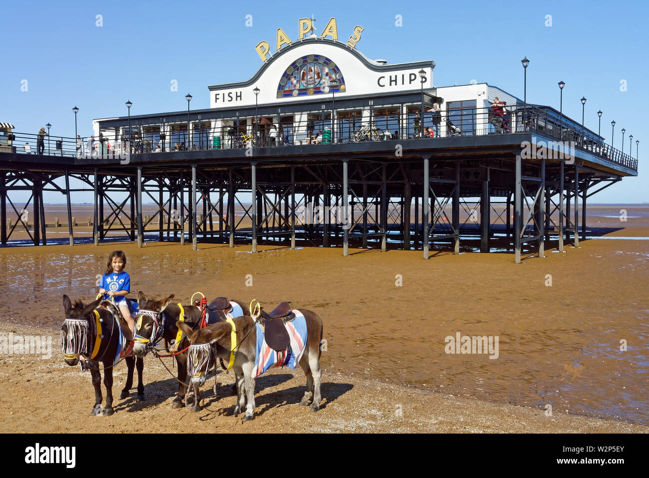 Cleethorpes pier uk seaside hi-res stock photography and images - Alamy